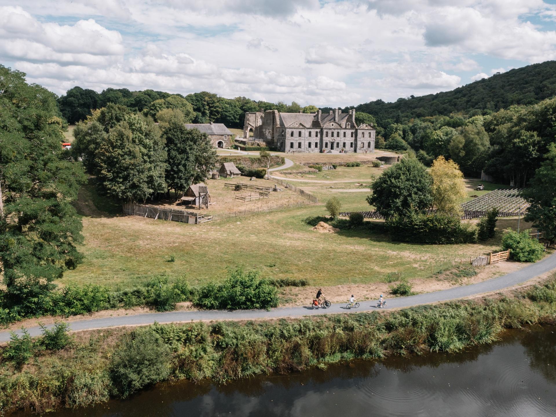 Bon-Repos | Tourisme Bretagne